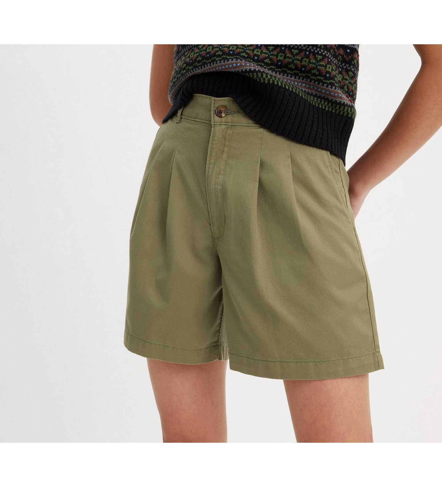 Levis® - Pleated Trouser Short Waist Size 23