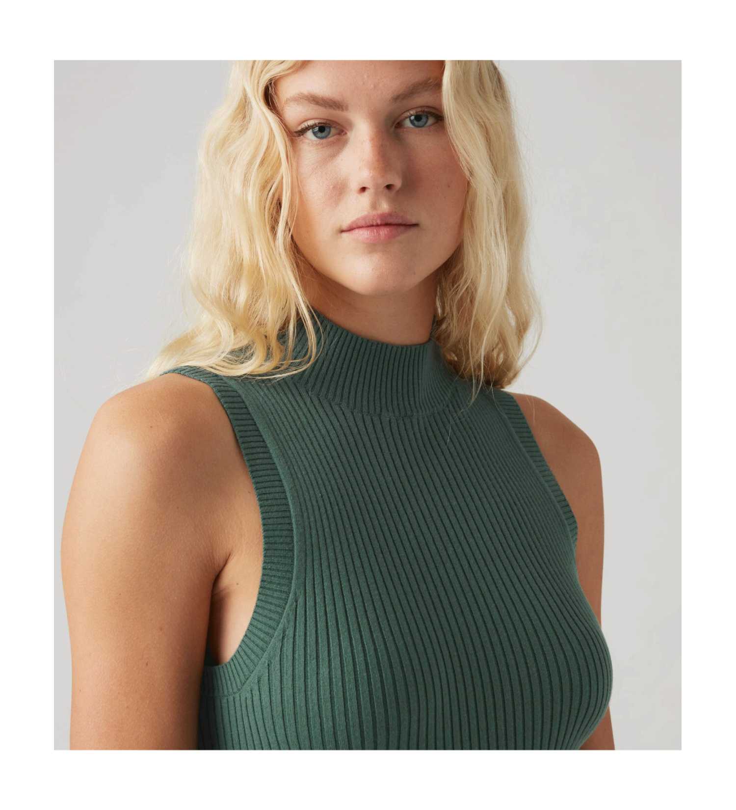 Levis® - Tulip Mockneck Tank ზომა M